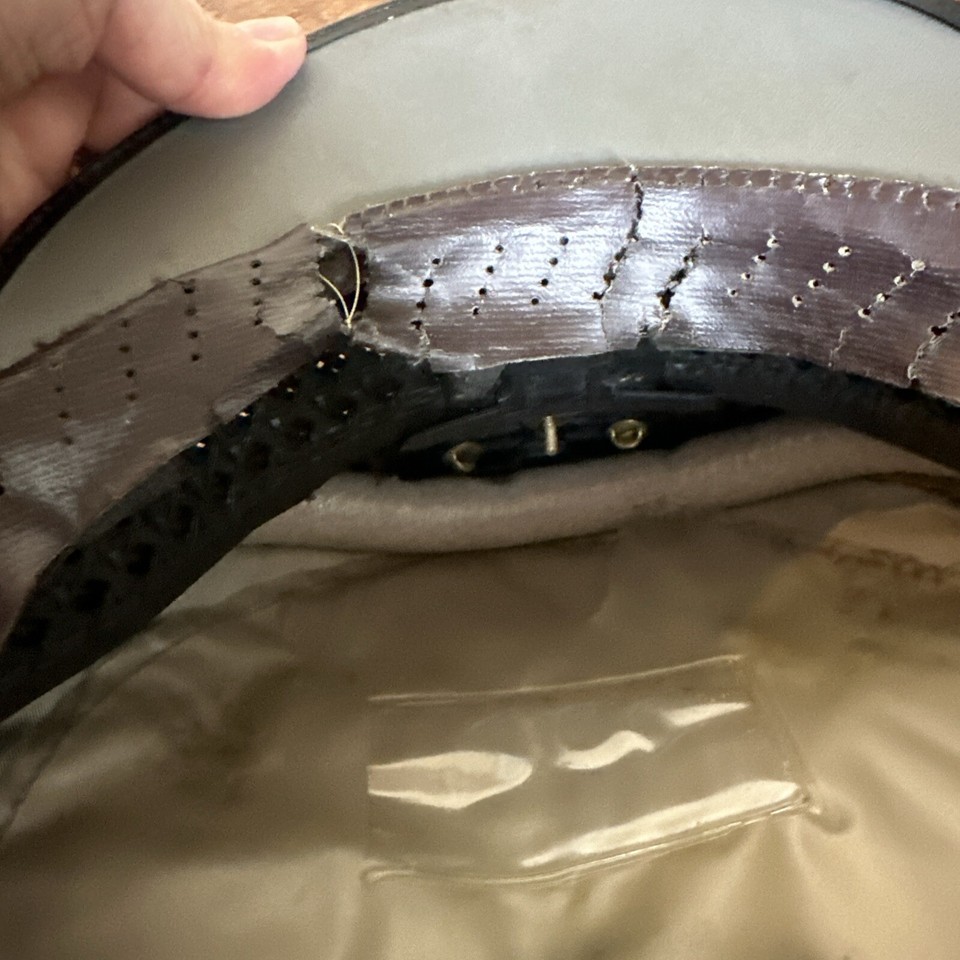 DELTA AIRLINES PILOT HAT WITH BADGE | eBay