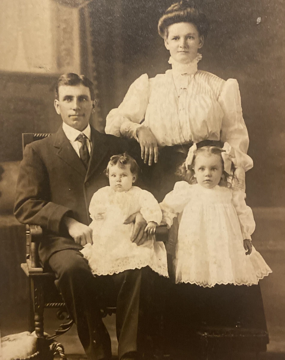 Vintage Photo Family Portrait, DIGITAL DOWNLOAD, 1800s, 47% OFF