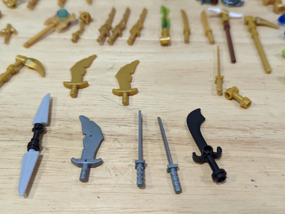 Lego Ninjago 16 Minifigure Accessory & Weapon Lot Lloyd Kai Jay Master ...