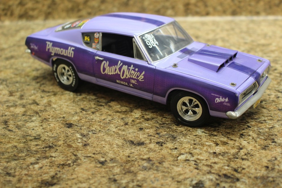 Chuck Ostrich 1968 Plymouth Barracuda 1:18 Die Cast | eBay