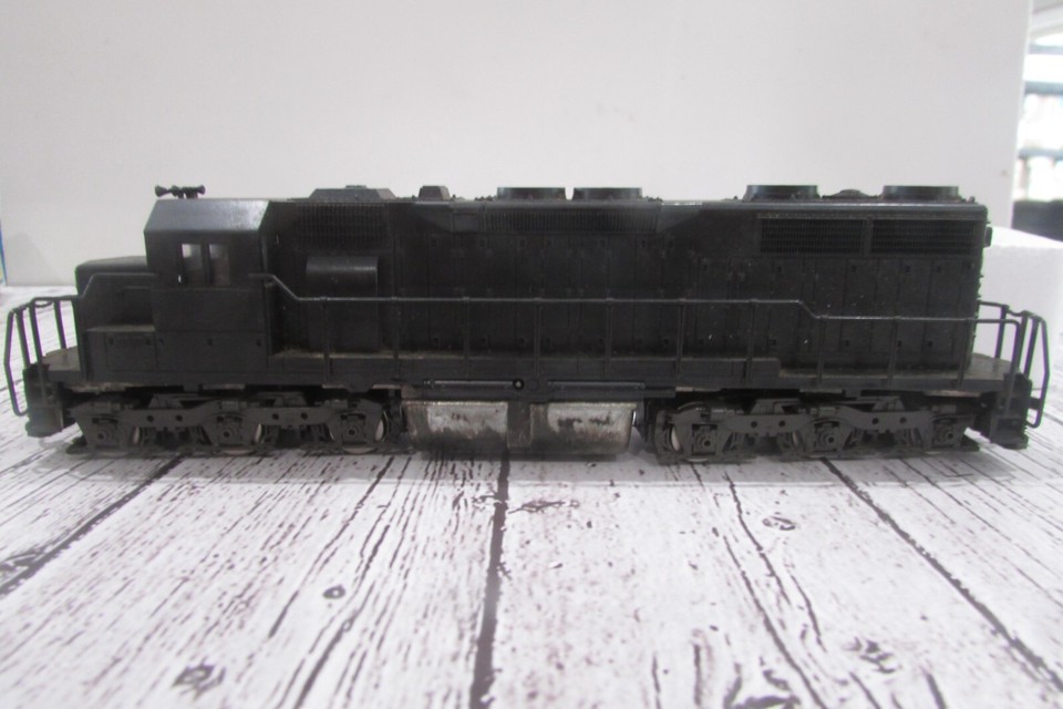 Ho Scale Atlas 7015 SD35 Diesel Locomotive Undecorated Lot#3287 | eBay
