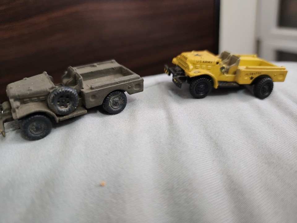 ROCO MINITANKS US Army WWII 2 Dodge 3/4 ton Cargo Trucks Z-225 | eBay