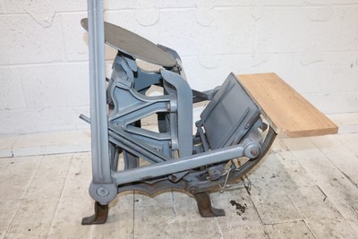 Printing & Graphic Arts - Antique Printing Press