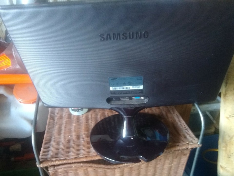 Samsung SyncMaster 350Series 23" S23A350H FHD LED Backlit Monitor ...