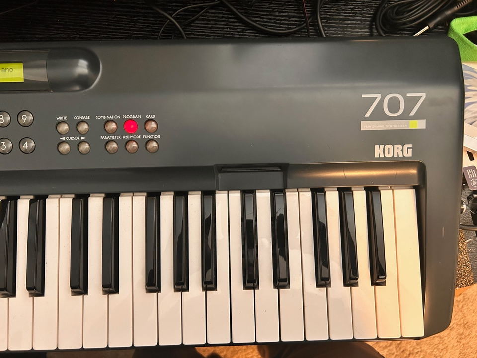 Korg 707 FM Synthesizer, 49-Key With Aftertouch and Intuitive User ...