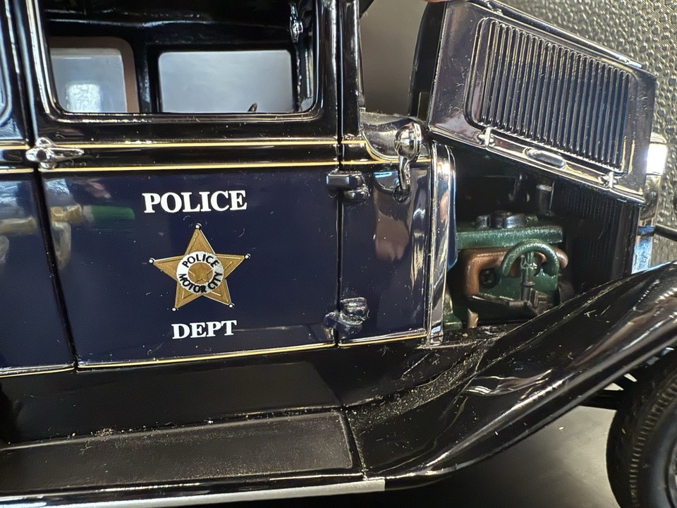 1931 Ford Model A Tudor Motor City Classics 1:18 Diecast Police Car | eBay