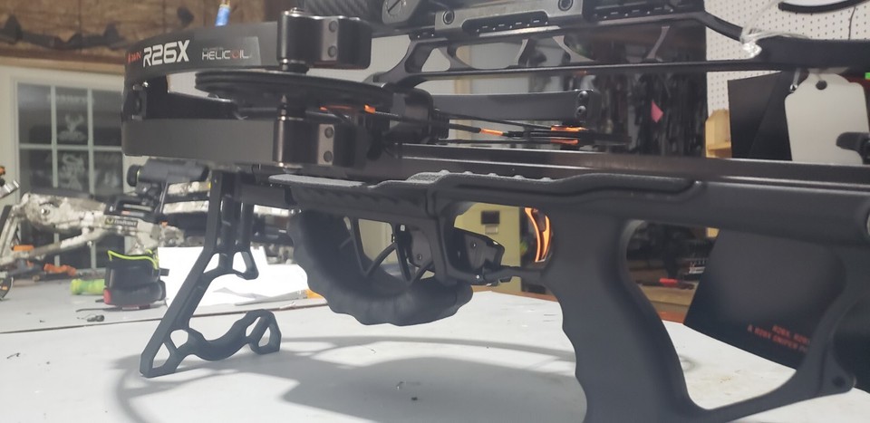 R500- RAVIN CROSSBOW HANGER, TRIPOD, KICK STAND | eBay