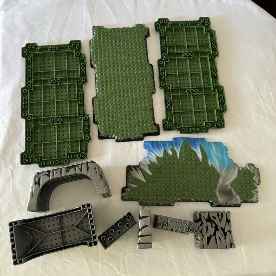 Mega Bloks Lot of 10 Base Plates Bridge Dragons Castle Grass & Grey ...