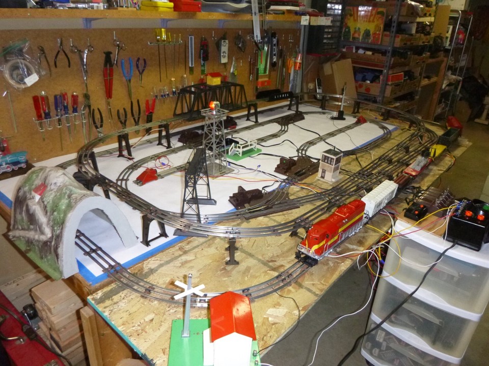 C-7 Reconditioned Addams Family 4x8 Lionel train set w/accessories, 6 ...