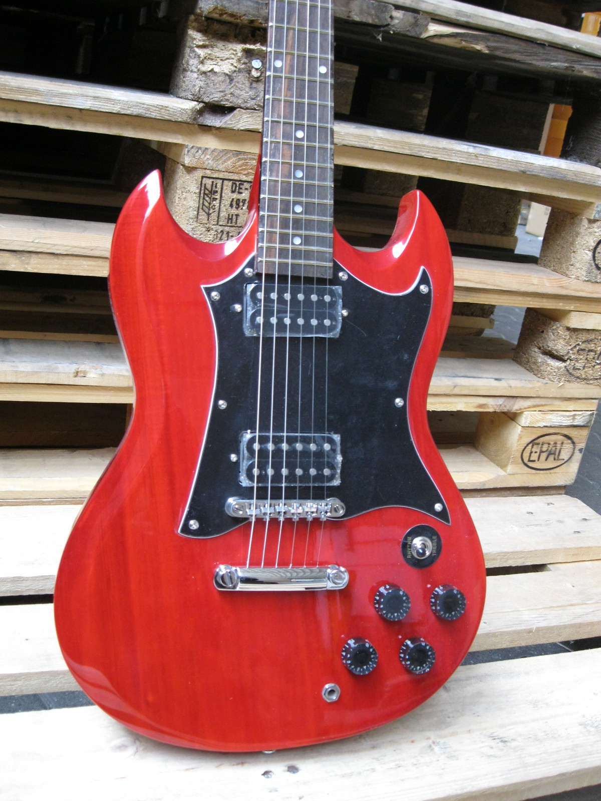 E-Gitarre CG6 WEINROT - Massivholzkörper - cooles Design ...