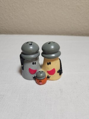 Blue's Clues Mr. Salt, Mrs. Pepper, & Paprika Shaker PVC Action Figure ...
