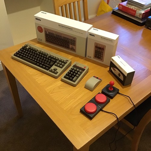 8bitdo Commodore C64 Themed Mechanical Keyboard, Keypad And Mouse Mint ...