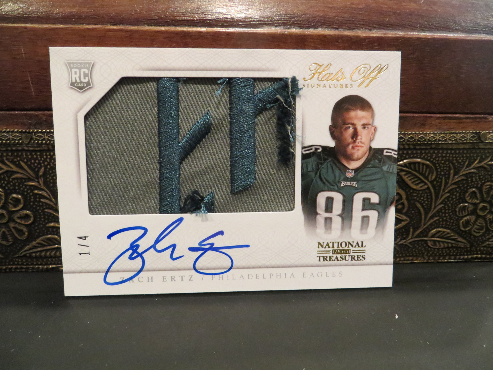 National Treasures Hats Off Rookie Jersey Autograph Eagles Zach Ertz 1/ ...