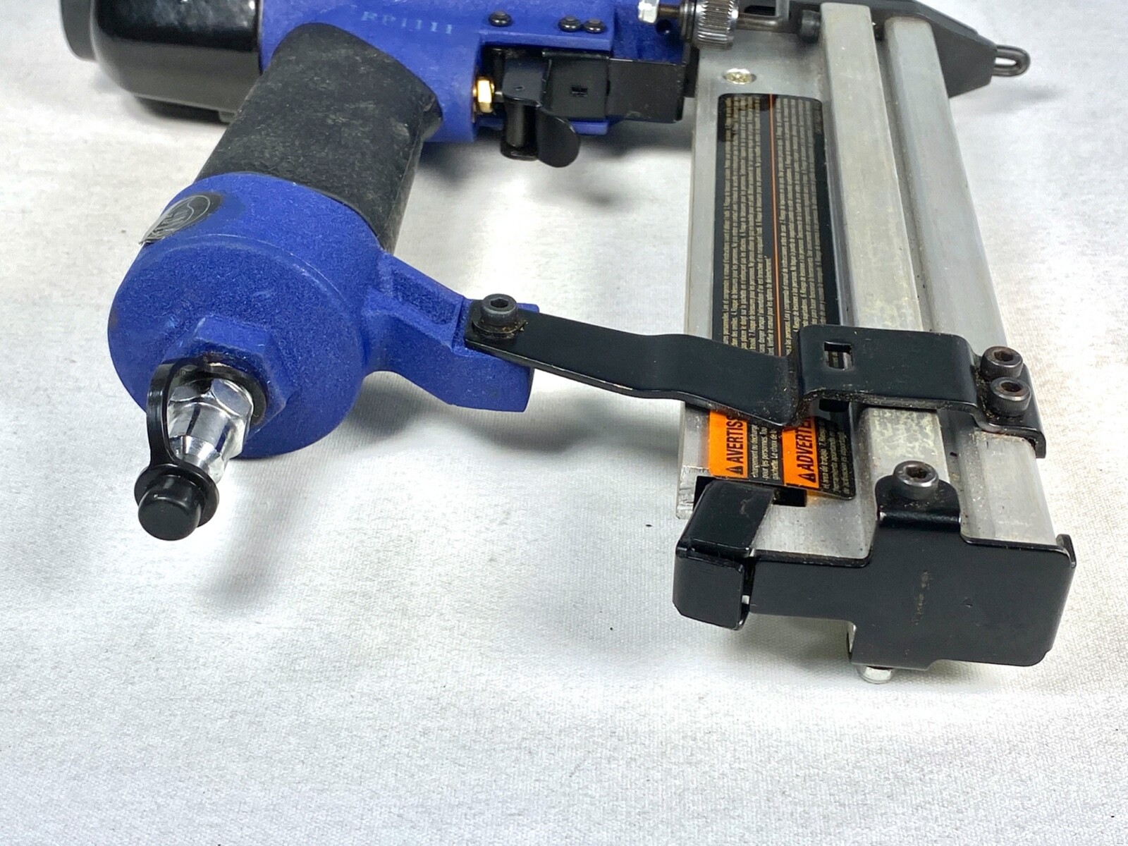 Campbell Hausfeld 18 ga Pneumatic Brad Nailer / Stapler Model RP1111 ...