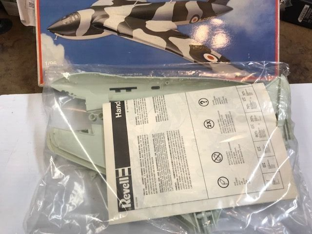 Rare Revell Handley Page Victor..Kit 4332 ..1/96...Factory Sealed Bags ...