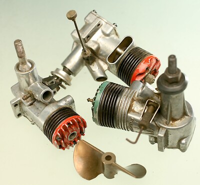 VINTAGE MCCOY MODEL AIRPLANE ENGINES RED HEAD TORPEDO 35 19 SOLD AS IS ...