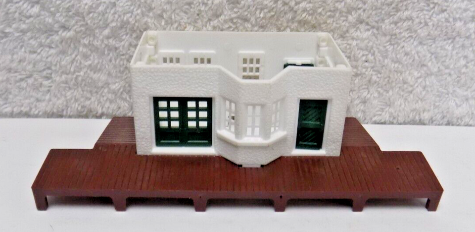 VINTAGE 1952 VARNEY TRAINMASTER - A VARNEY KIT BOX / ACCESSORIES INSIDE ...