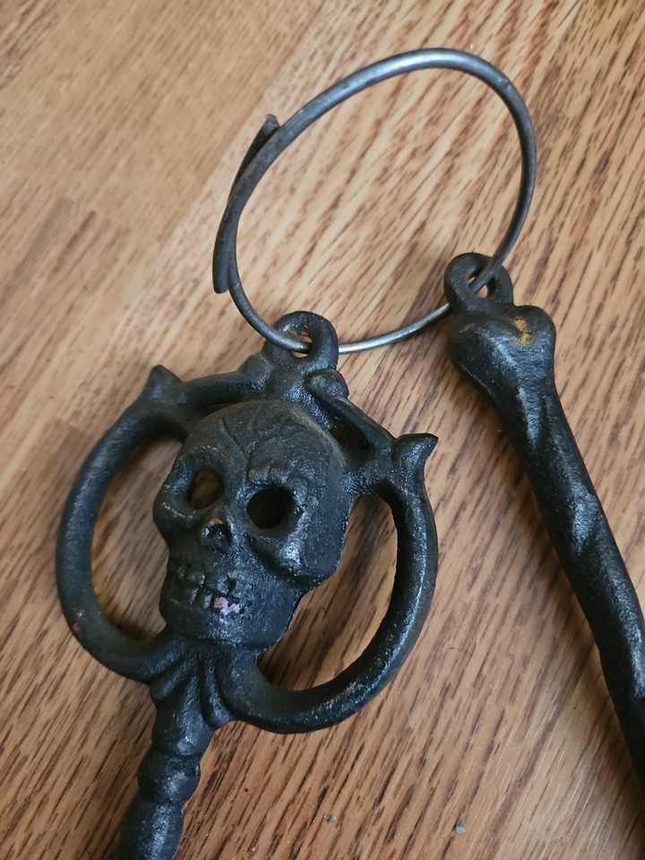 Antique Huge Cast Iron Skeleton Key & Bone | eBay