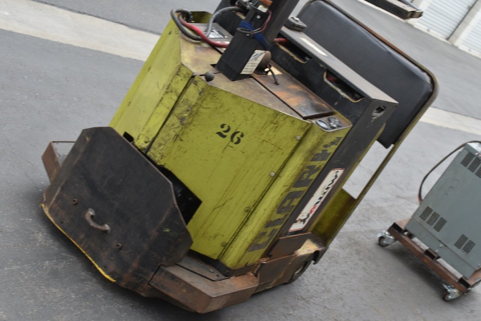 Clark PTT-7 Electric Tow Tractor Tug Tugger 24V | eBay