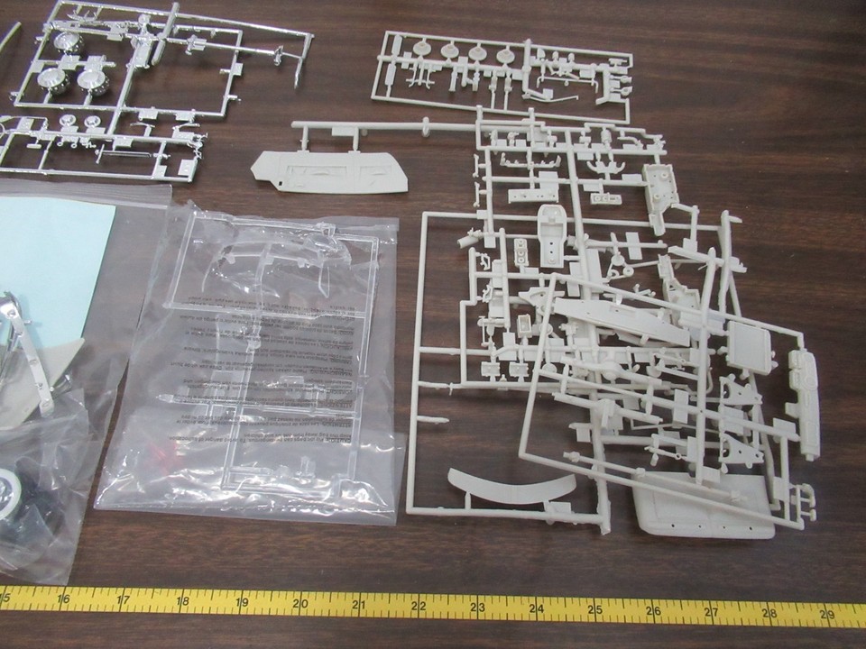 Moebius Models 1953 Hudson Hornet model kit NEW in Opened package | eBay