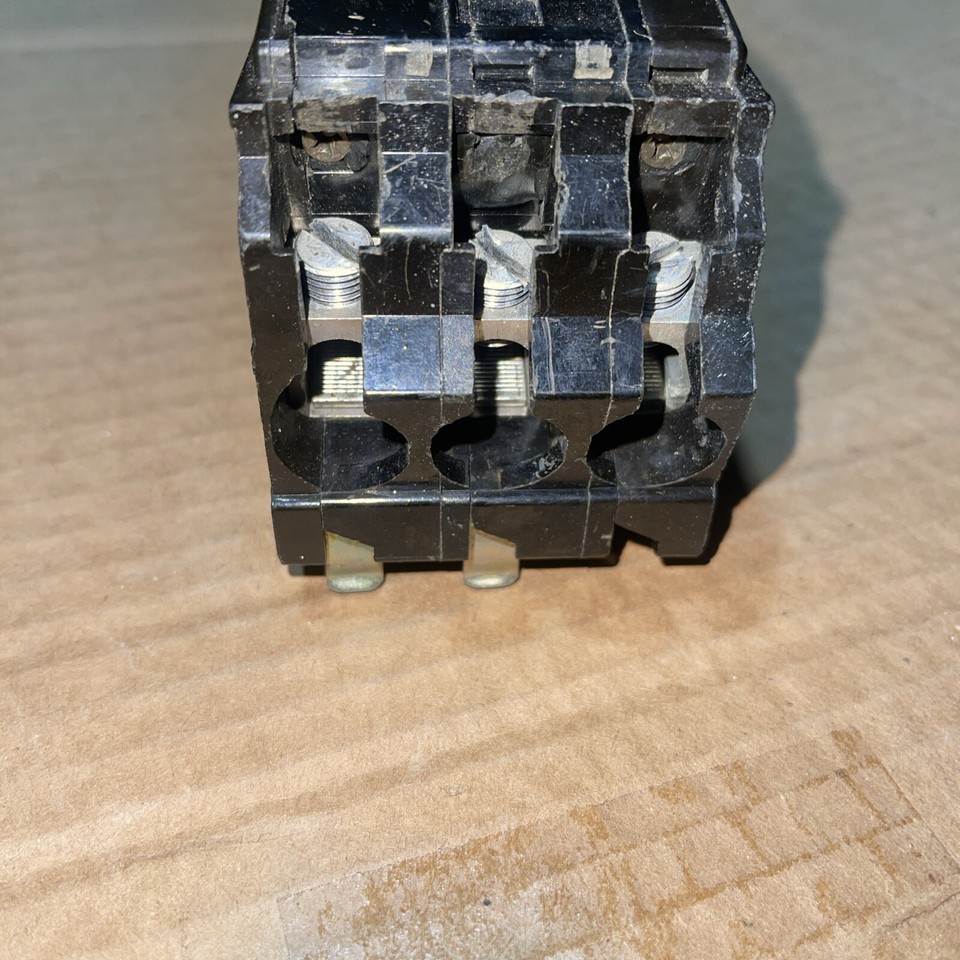 Square D Q1L3100 100A 240V 3-Pole Circuit Breaker | eBay