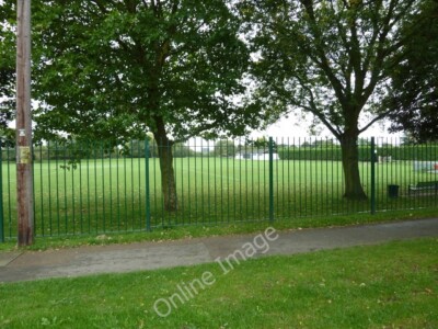 Photo 6x4 Looking from Mentmore Road towards Mentmore Rec Leighton ...