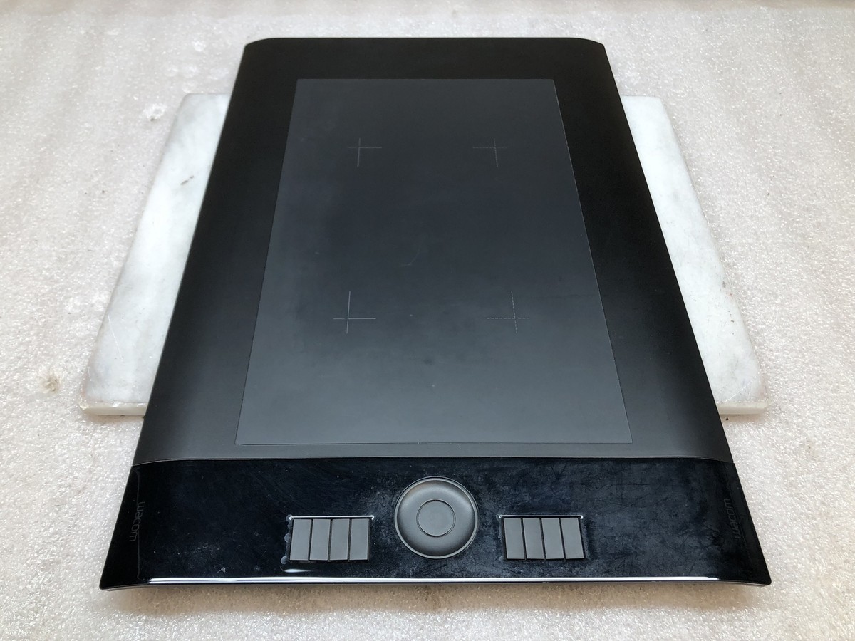 Wacom Intuos 4 PTK-840 PTK840 Digital Large Graphics Drawing Wacom Intuos 4 PTK-840 PTK840 Digital Large Graphics Drawing