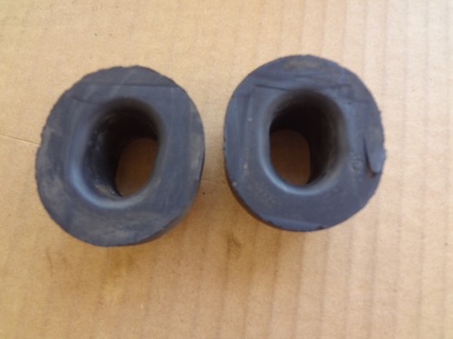 2003 - 2004 MUSTANG SVT COBRA 4.6 RADIATOR RUBBER ISOLATORS OEM SKU ...