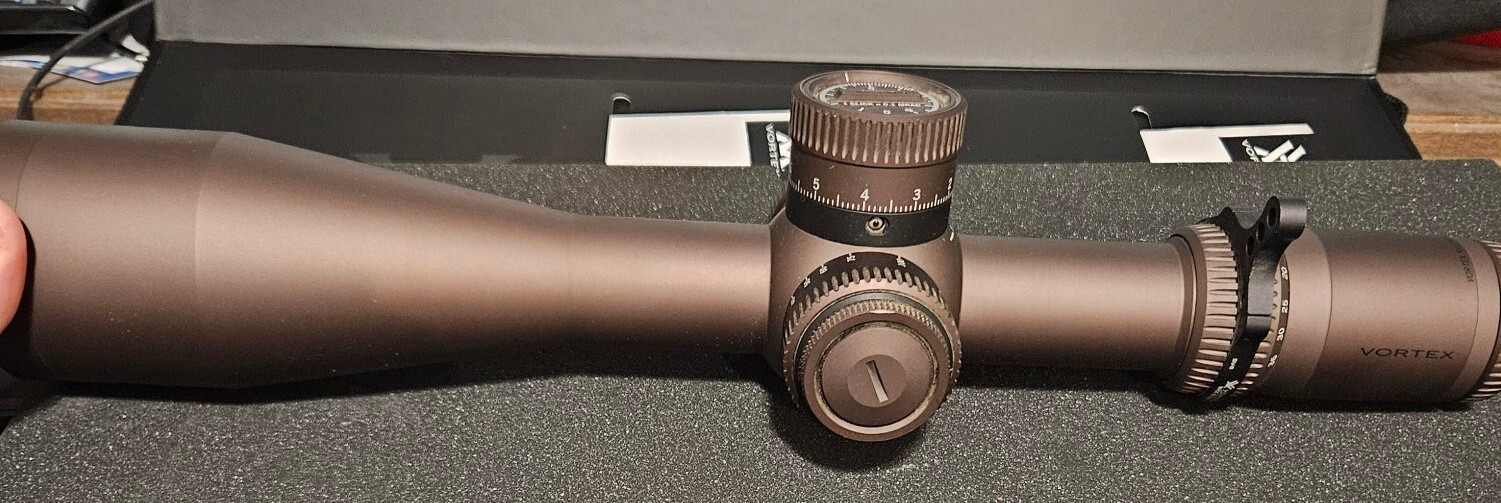 Vortex Razor HD Gen III 6-36x56mm w. scope rings. MRAD FFP Riflescope ...