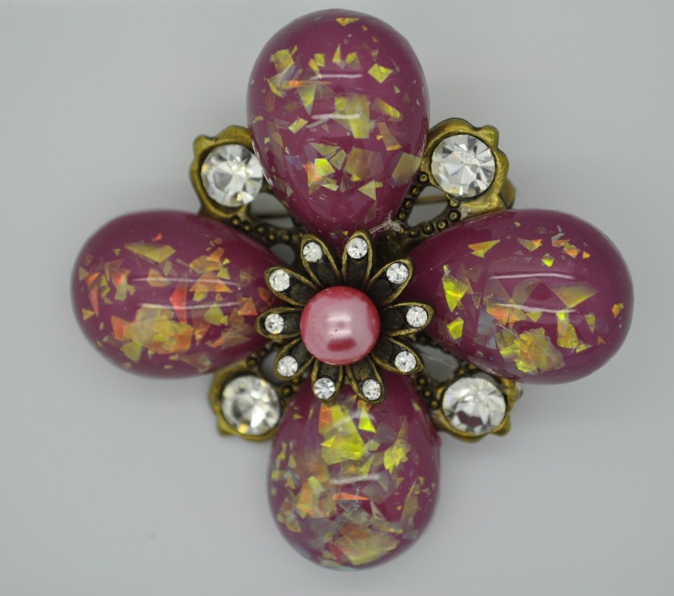 VINTAGE FLOWER SHAPE FUSCHIA PEARLS BALL / CLEAR STONE FASHION BROOCH ...