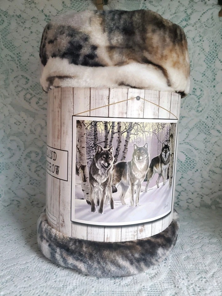 Wild Frontier 50”x 60” Wilderness Wolf Pack Plush Throw Blanket - No ...