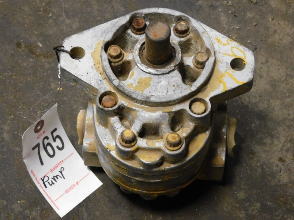 Oliver 1850 Tractor, Hydraulic Pump, Tag #765barn2 | eBay