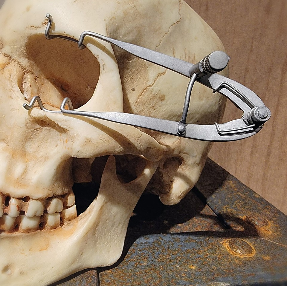 X2 Eye Speculum Set, Vintage Medical Style Eye Spreader Display ...