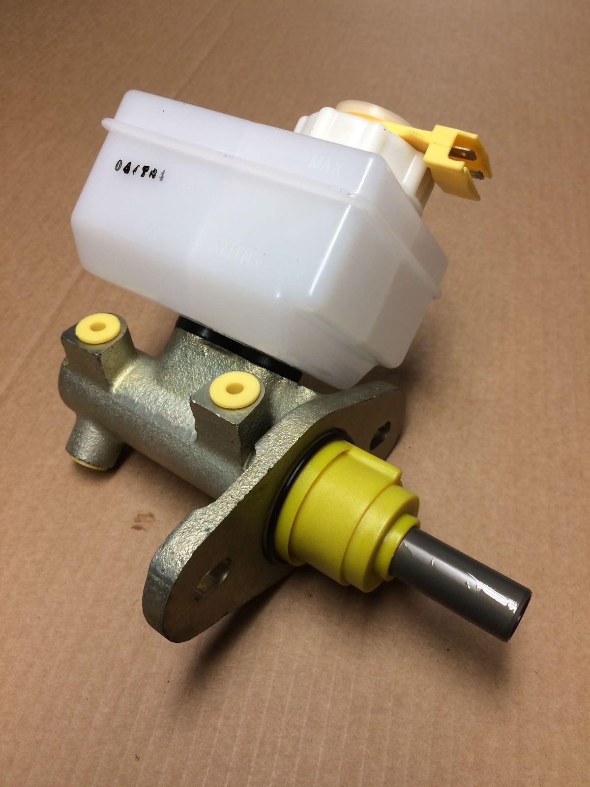 Brake Master Cylinder to fit Land Rover Defender - STC441 R / LR013018 ...