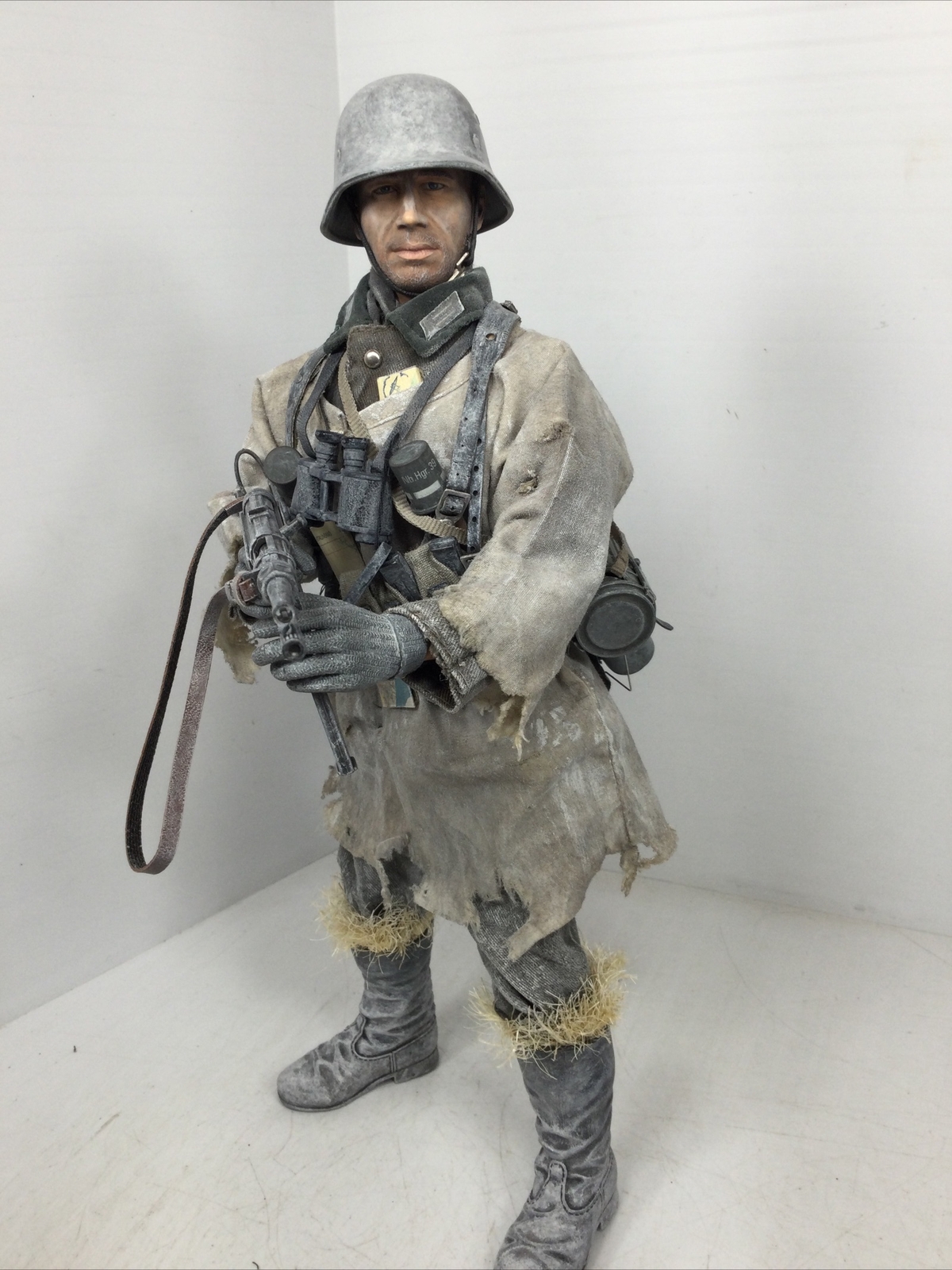 1/6 CUSTOM GERMAN WEHRMACHT 6TH ARMY CAPT MP-40 & P-38 STALINGRAD WW2 ...