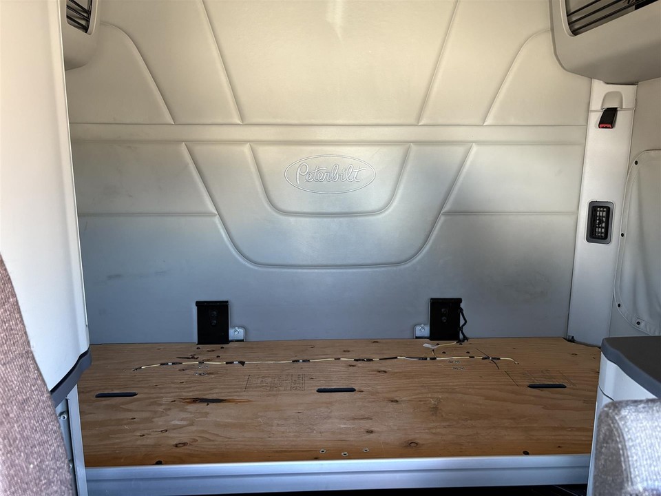 2022 Peterbilt 579 Sleeper Semi Trucks Automatic | eBay