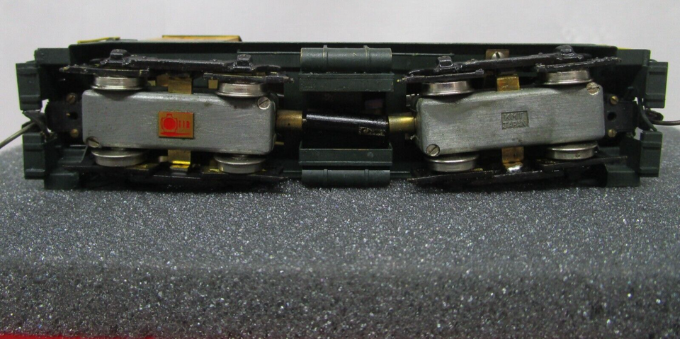 KMT Japan HO Scale Reading Lines EMD SW1200 Diesel Switcher Locomotive ...