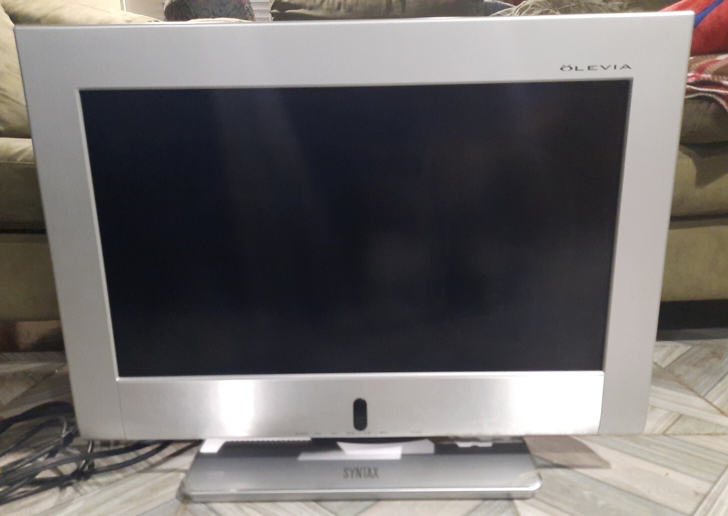 Syntax Olevia LT27HV 27" LCD Multi-Media PC DVI Component RCA Gaming ...