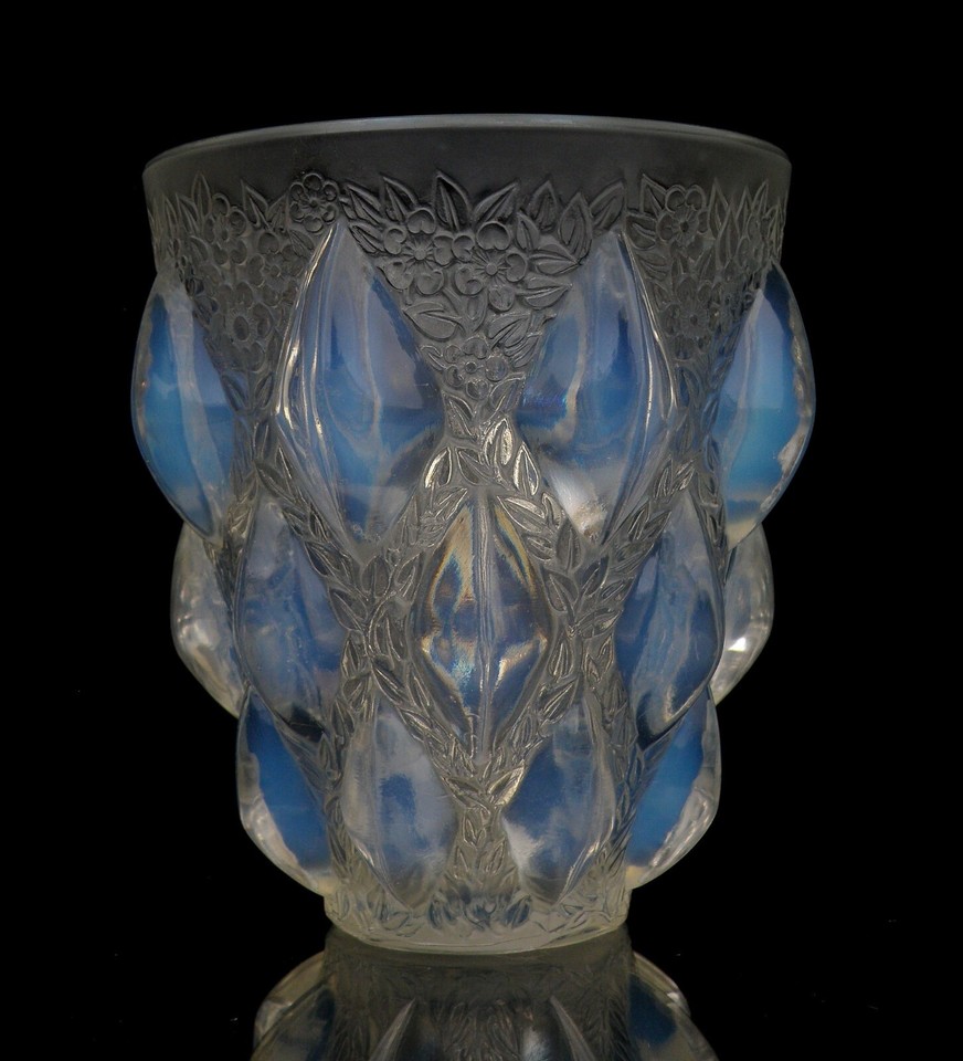 R LALIQUE VASE ART DECO RAMPILLON PATTERN OPALESCENT GLASS CIRCA 1930 ...