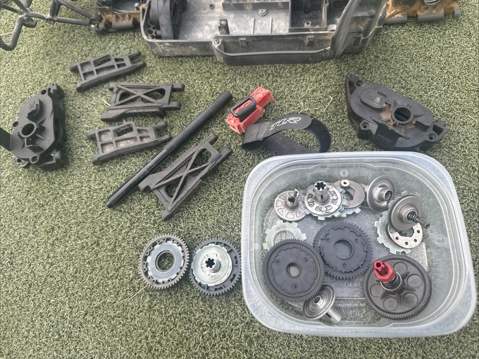 Arrma Senton 4x4 1/10 3s BLX Chassis Parts lot Arrma Senton Basket Case ...