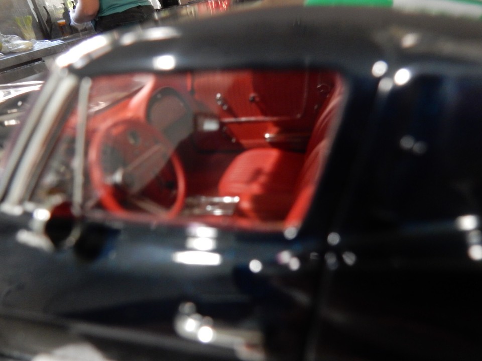 AUTOart 1/18 Chevrolet Corvette 1963 C2 Stingray Coupe (Midnight Blue ...