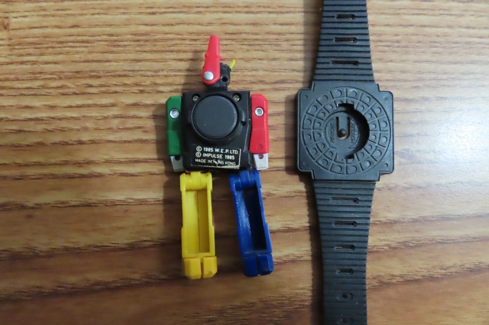 Voltron Impulse Time Keeper ROBOT Magnetic Back Watch Clock Figure ...