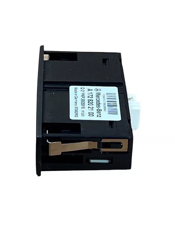 Mercedes-Benz Multimedia Hub USB Port CLS A GLA CLA GLE A1728202100 New ...