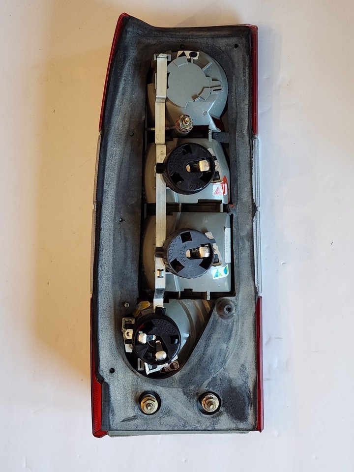 OEM VOLVO 960 V90 WAGON ESTATE KOMBI Tail Light Set w/ seals, sockets ...