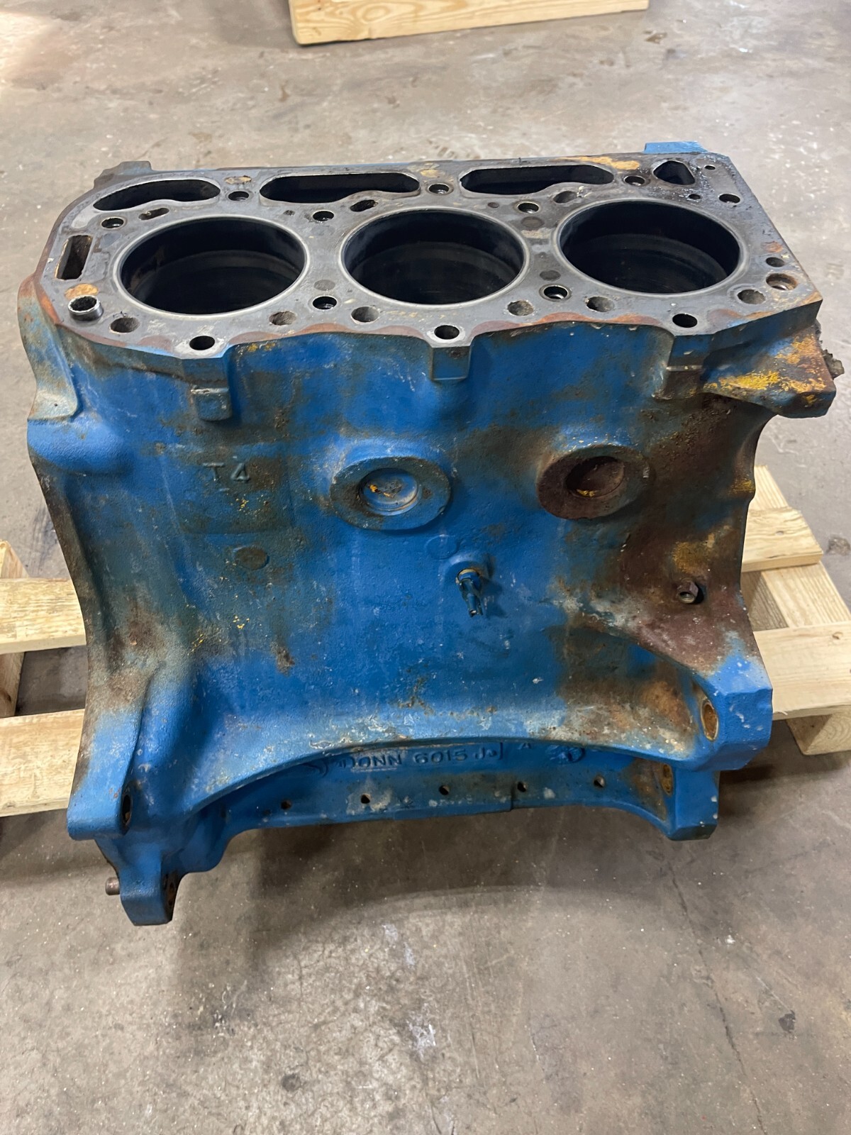1974 Ford 2000 Tractor Engine Block D0NN6015J | eBay