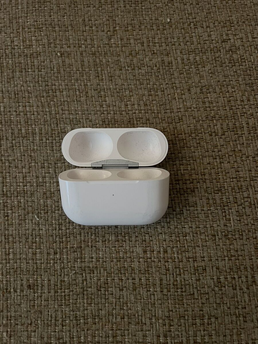 Apple AirPods Pro with MagSafe Wireless Charging Case Apple AirPods Pro with MagSafe Wireless Charging Case
