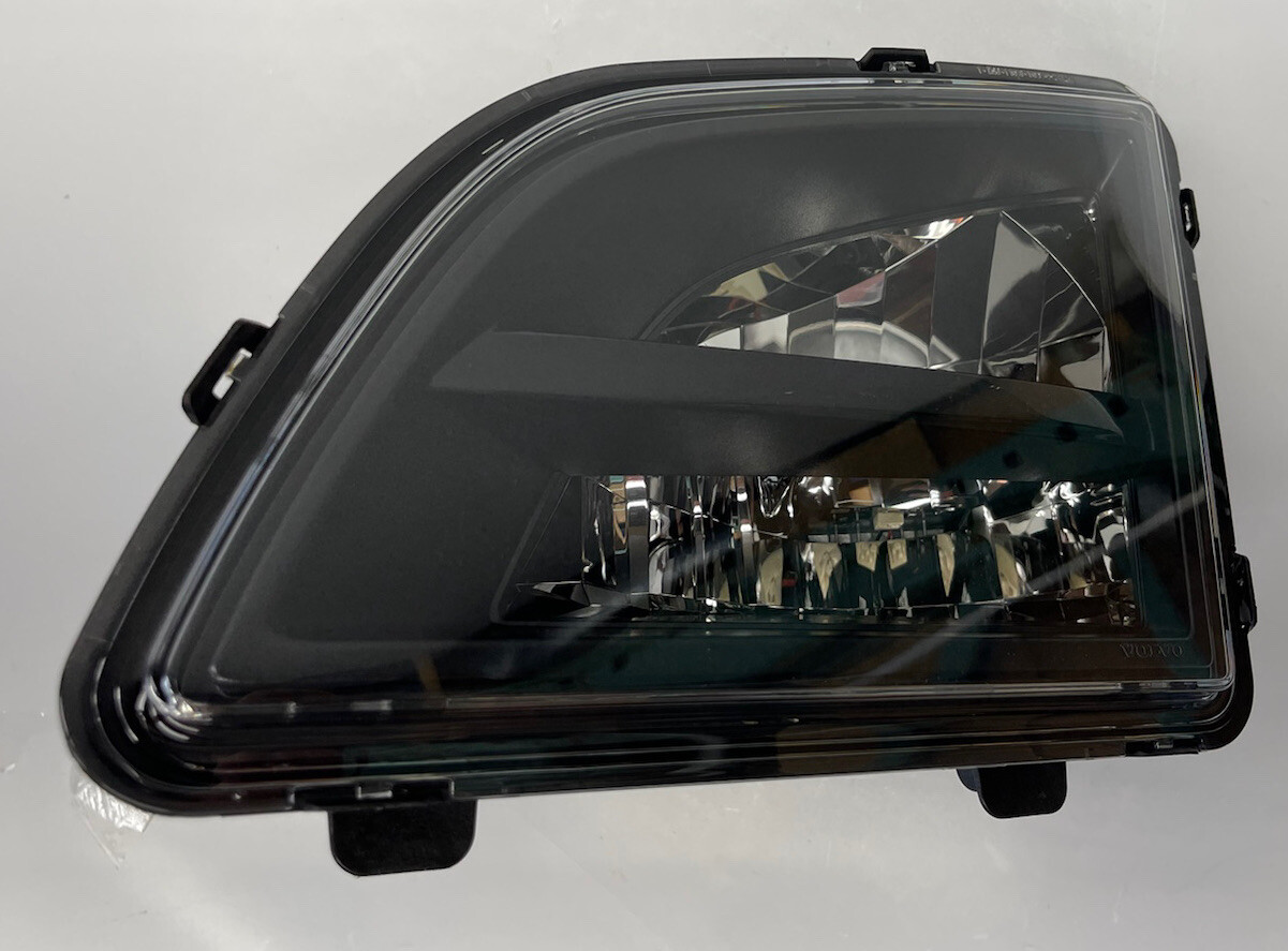 2022 VOLVO VNL860 D13 FRONT LEFT DRIVER SIDE FOG LIGHT LED LAMP ...