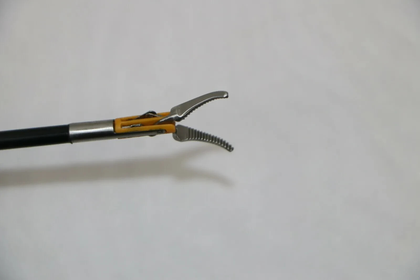 Laparoscopic Bipolar Maryland Robi Fenestrated Dissector W/ Cable ...