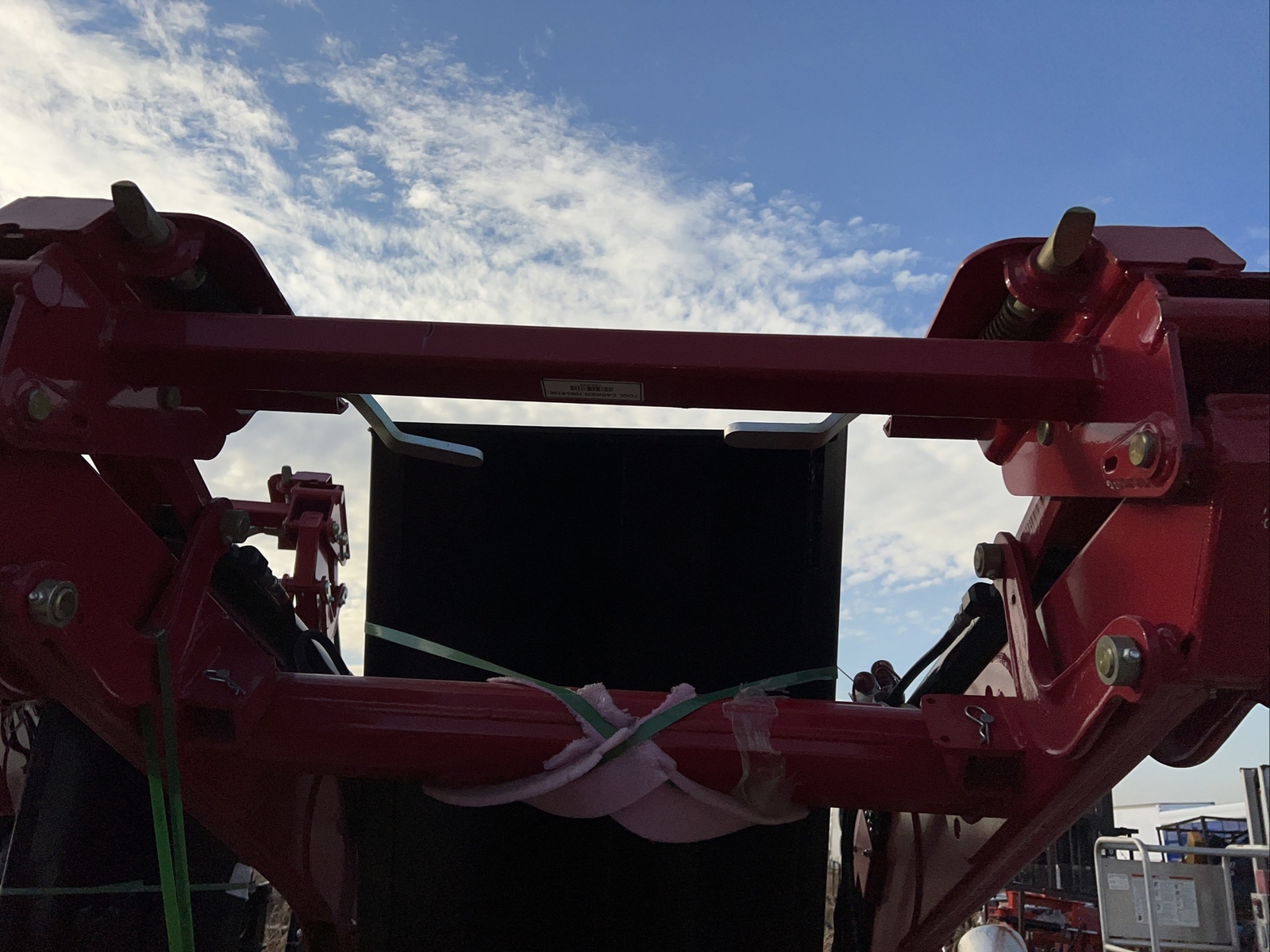 2018 Mahindra KMW 7095L Tractor Front Loader Attachment 84" Bucket Inch ...