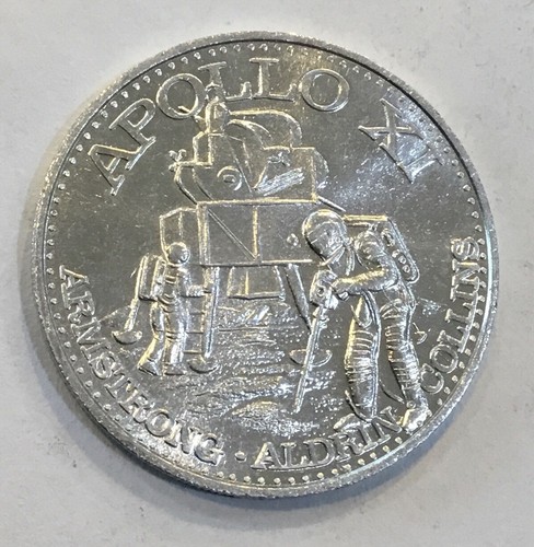 Man In Space Apollo 11 Neil Armstrong 1st Moon Landing Coin Medal NASA ...